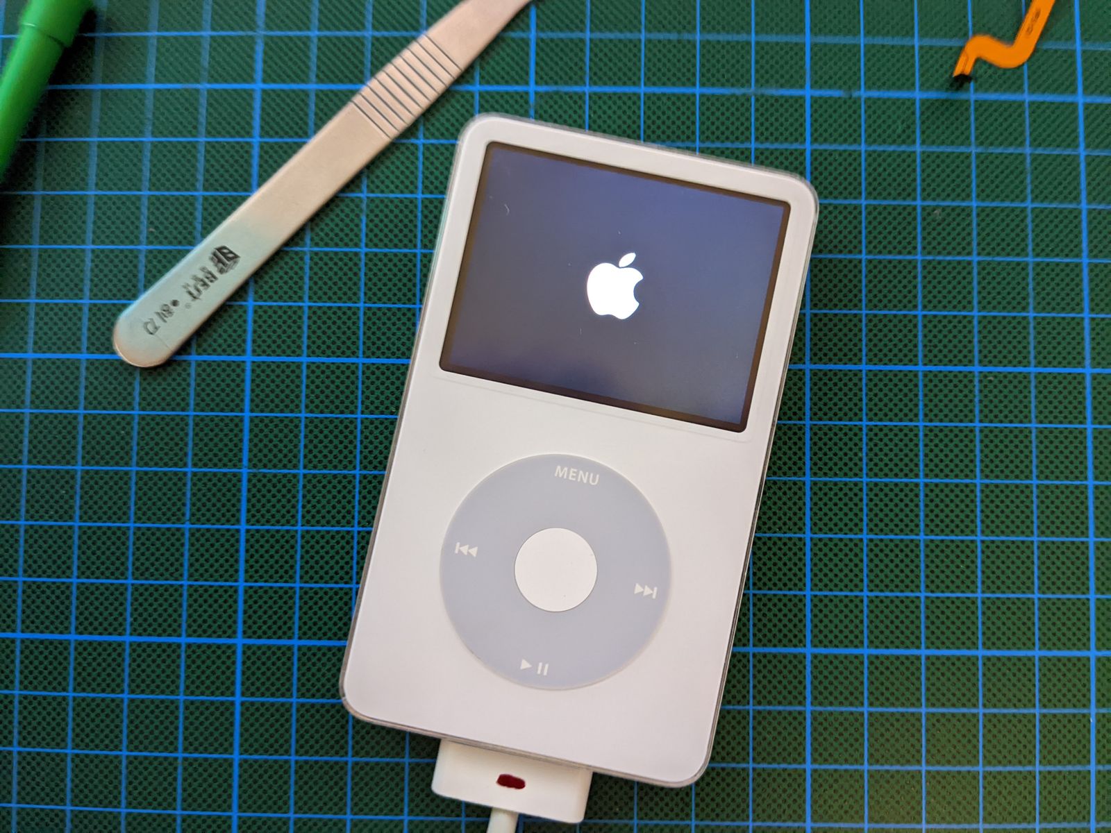 Modding an iPod Classic - 1 TB and bigger battery